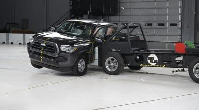 New midsize pickup crash test shows most trucks good, Toyota Tacoma ...