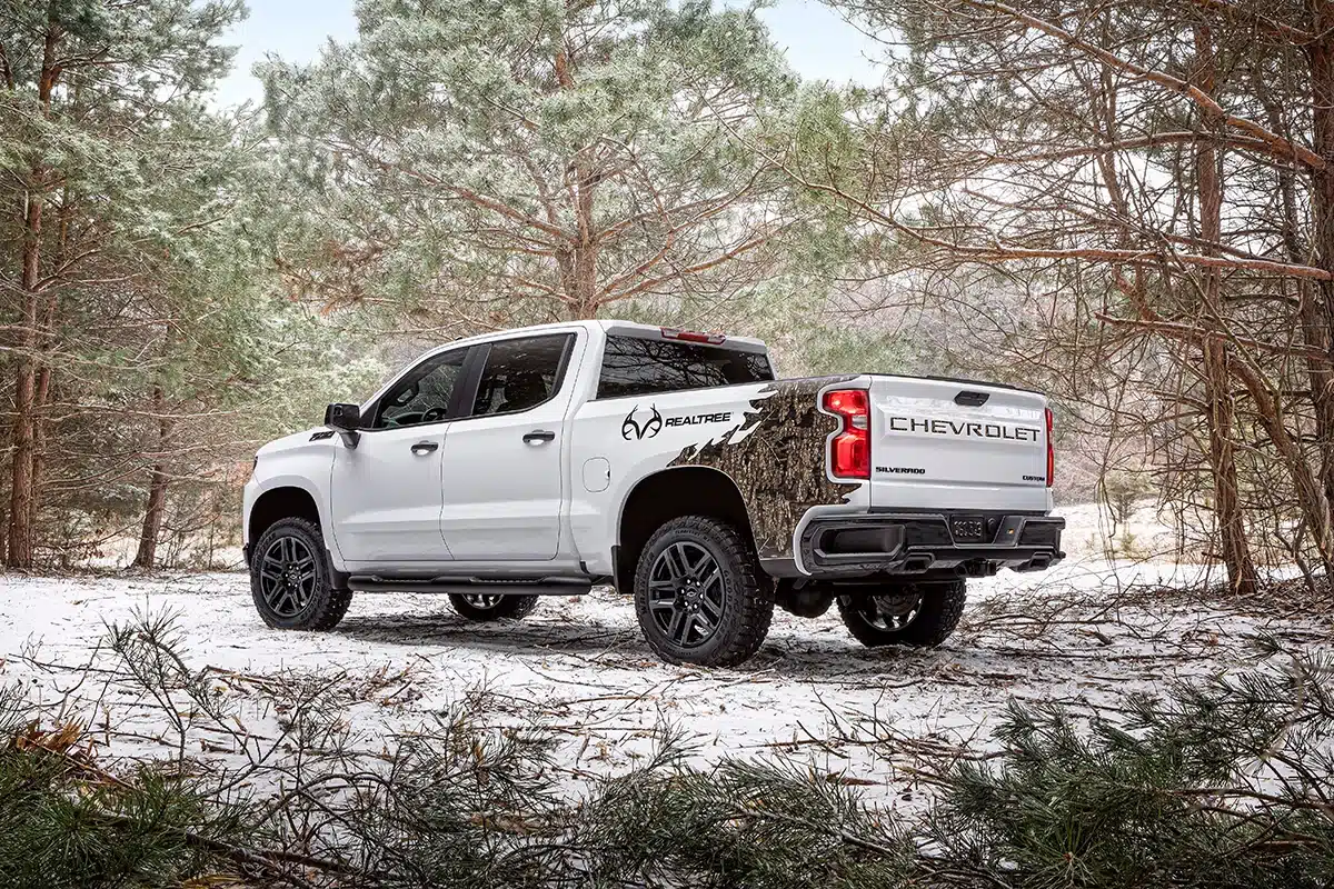 2026 Chevy Silverado 1500 changes: colors, exhaust, tech